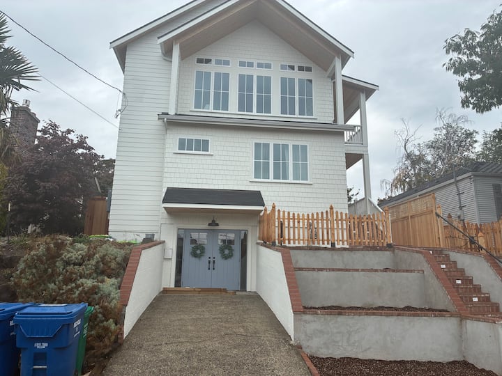 Brand New, Steps To Water! - Seattle, WA