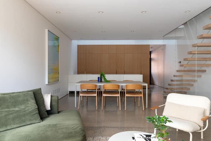 Architectural Gem Treehouse & Gated Parking - Montréal, QC