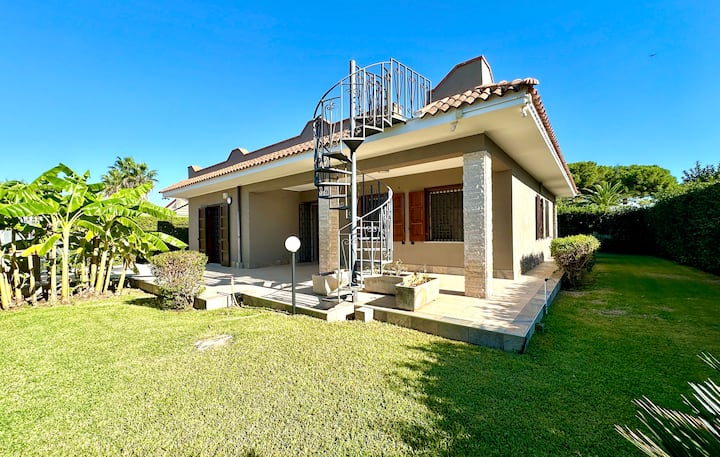 Villa Con Giardino A Due Passi Dal Mare - Belvedere