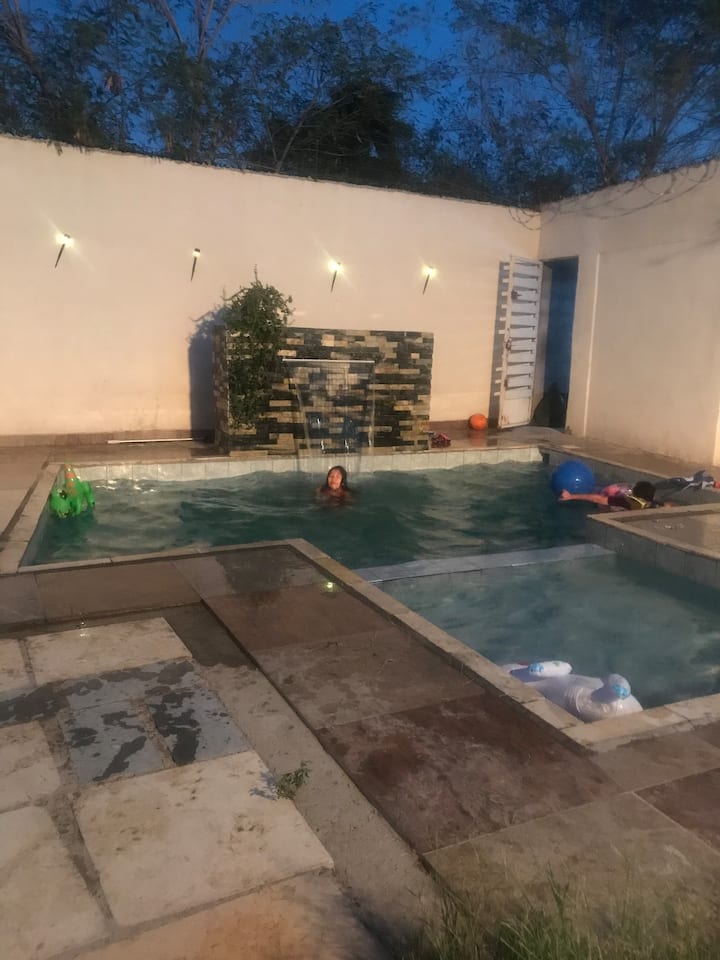 Casa Con Alberca
3 Recamaras
7 Personas - Gomez Palacio