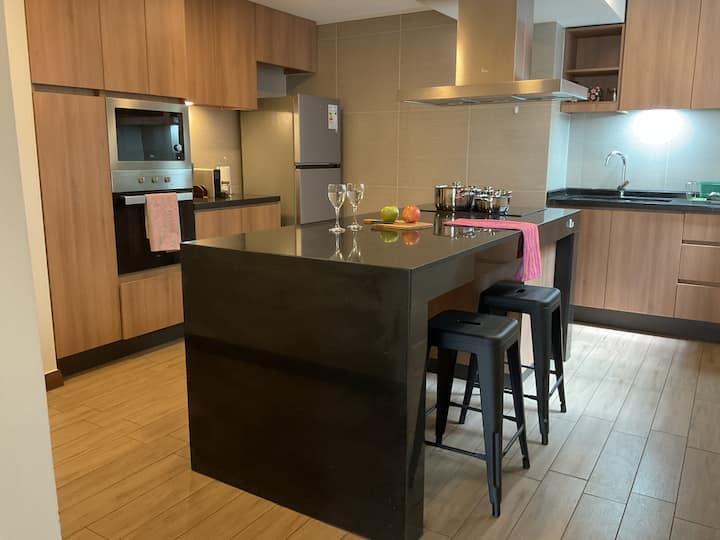 Full Equipado. Las Condes. A Pasos De Clínicas - Las Condes