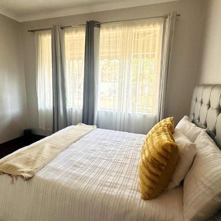 Double Room With Only Two Rooms Shared Bathroom - Polokwane