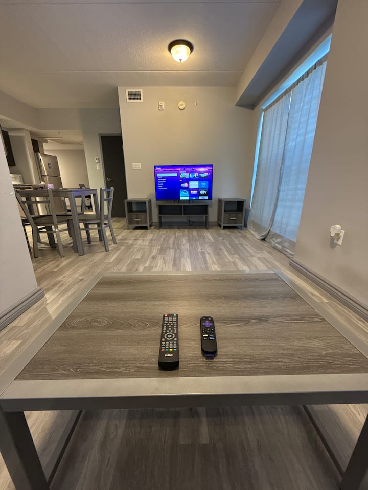 Modern Comfort In Downtown Waterloo - Waterloo, Canadá