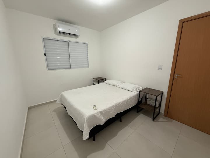 Apartamento Novo, Próximo Centro. Ar Condicionado. - Patos de Minas