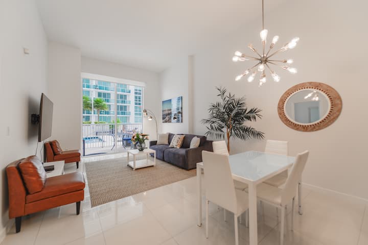 Beautiful Poolside 1 Bedroom Brickell+free Parking - Miami