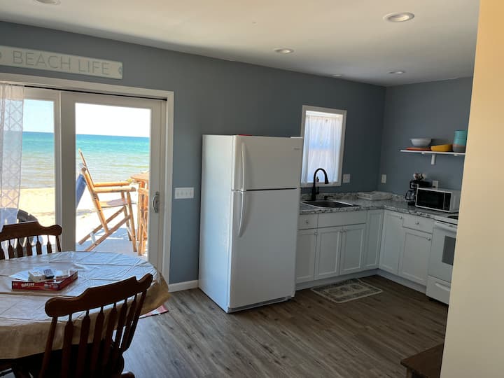 Sun Rise Beach Cabin - East Tawas, MI