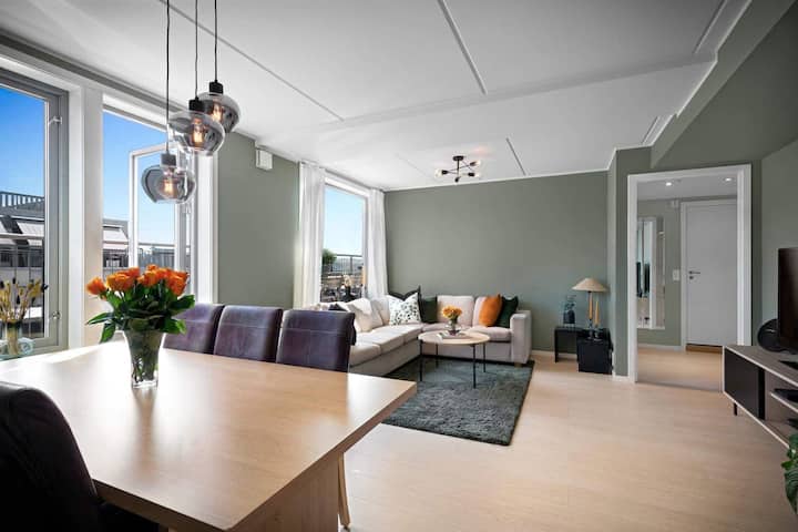 Moderne Leilighet På Løkka – Med Balkong Og Heis - Oslo