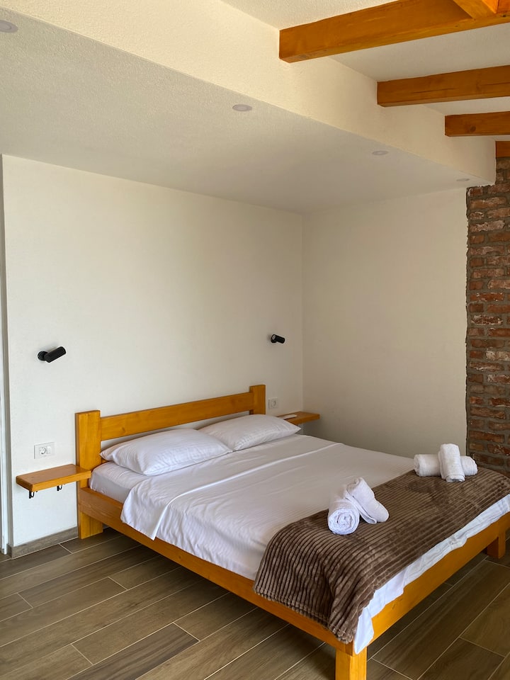 Cozy Lakeview Bungalow - Paradise Nest House - 오흐리드