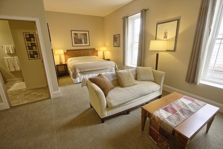 Studio Apt Downtown Indy - Great For Long Stays! - Indianapolis, IN