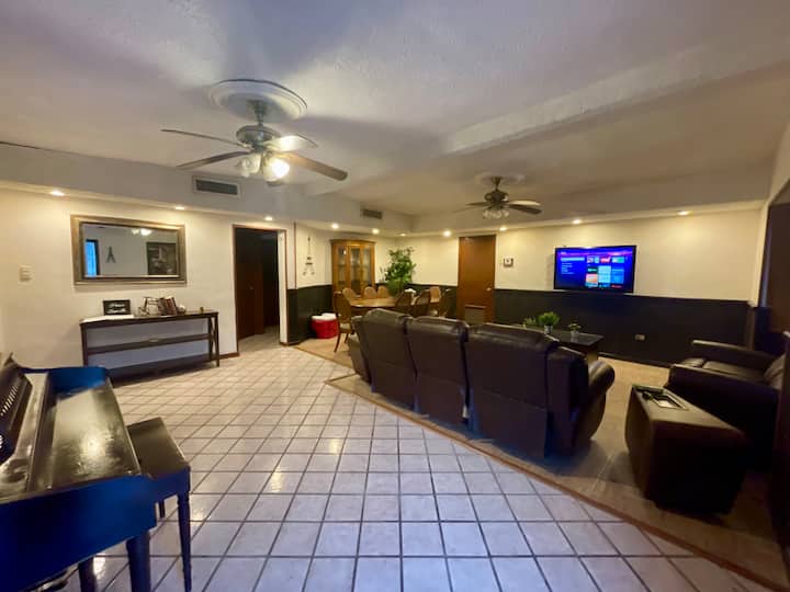 Casa Lydia (Sleeps 12) - Brownsville, TX