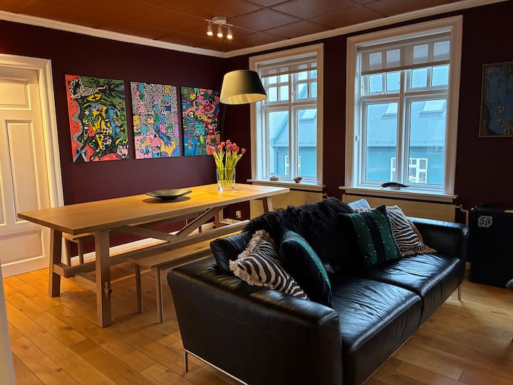 Beautifully Designed Downtown Reykjavík Apartment - Reykjavik
