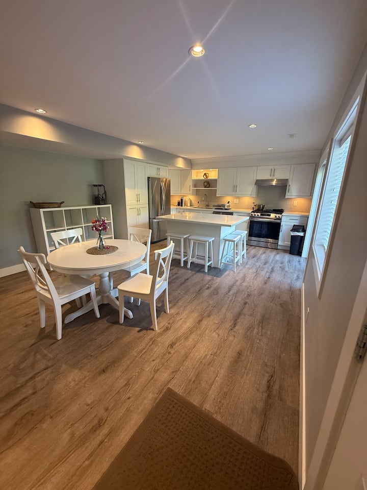 Country Oasis Basement Suite - Aldergrove