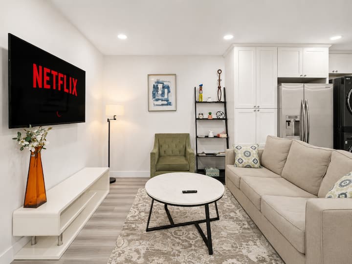 Modern Retreat Apartment Parking W Laundry #1 - Altadena, CA