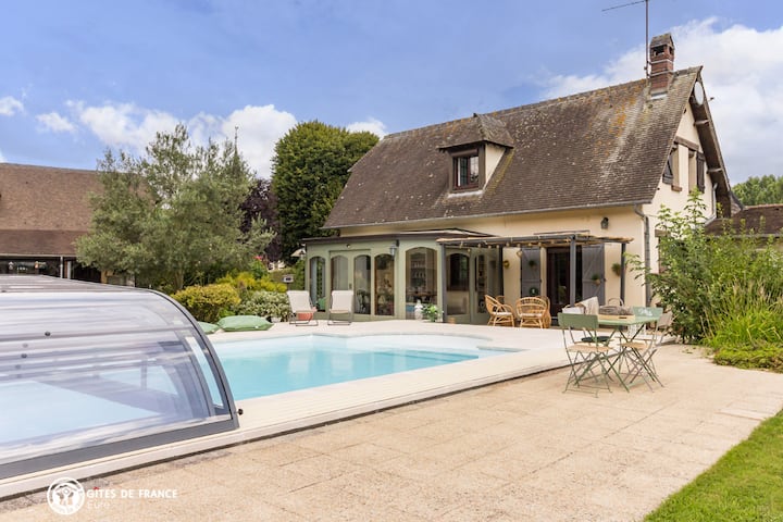Maison De Campagne Au Bord De L’eure En Normandie - France