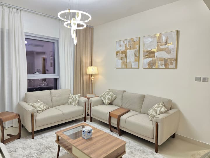 Luxury Moon 2bhk Apartment - Abu Dhabi