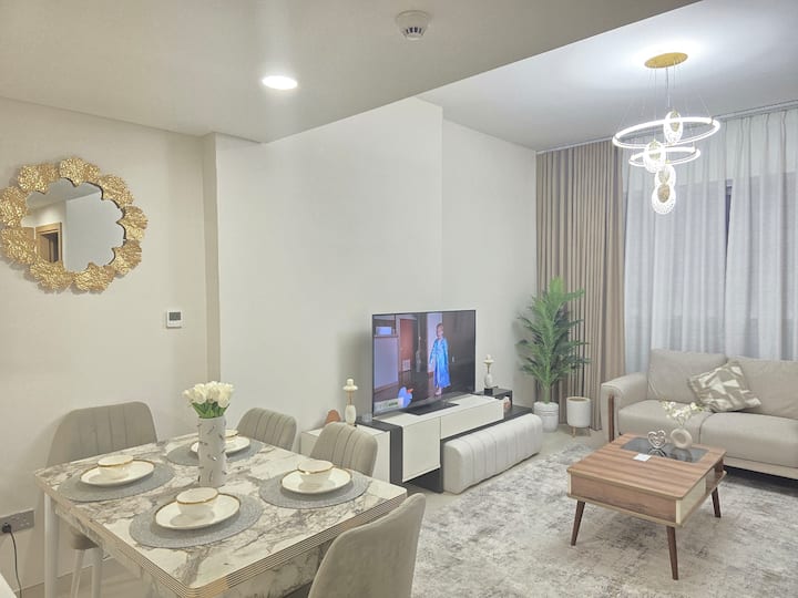 Luxury Moon 2bhk Apartment - Abu Dhabi