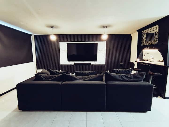 Casa Black And White - Pachuca