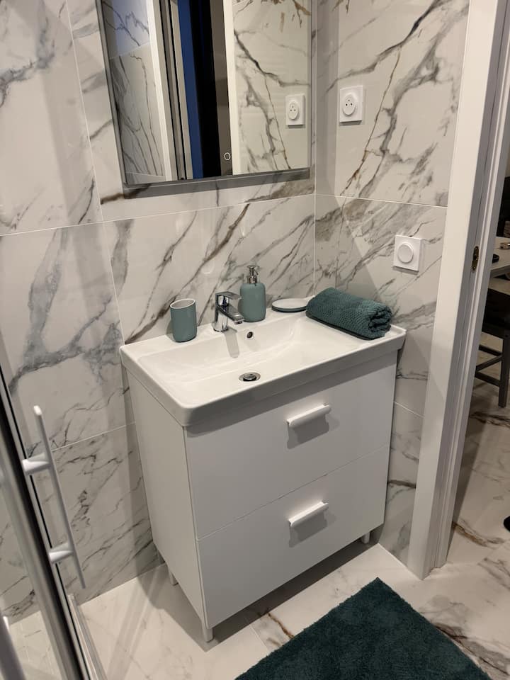 Appartement Design 2 Chambres Calme Près De Paris - Colombes