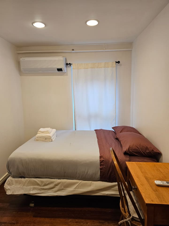 Cozy Room Between Downtown And Lake Champlain-1 - Burlington, VT