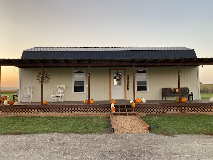 Featherstone Farm Cabin - Manitoba