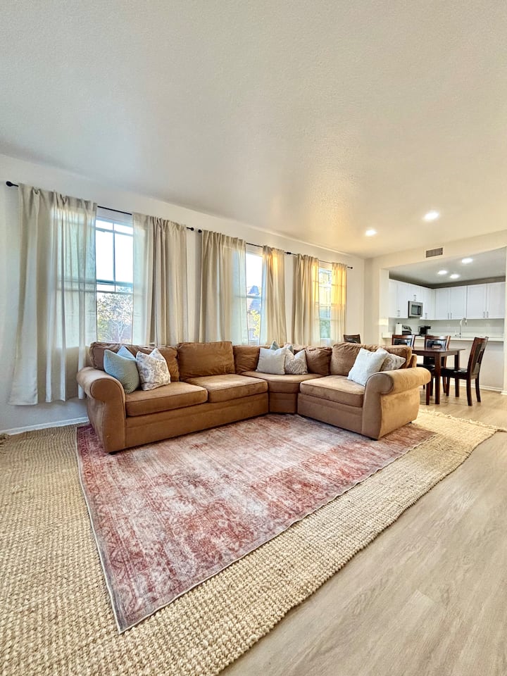 Canyon Country Stay - Santa Clarita, CA