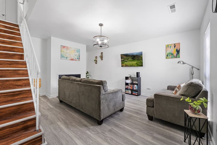 Bright & Stylish Condo Newly Renovated Prime Area - Huntsville, AL