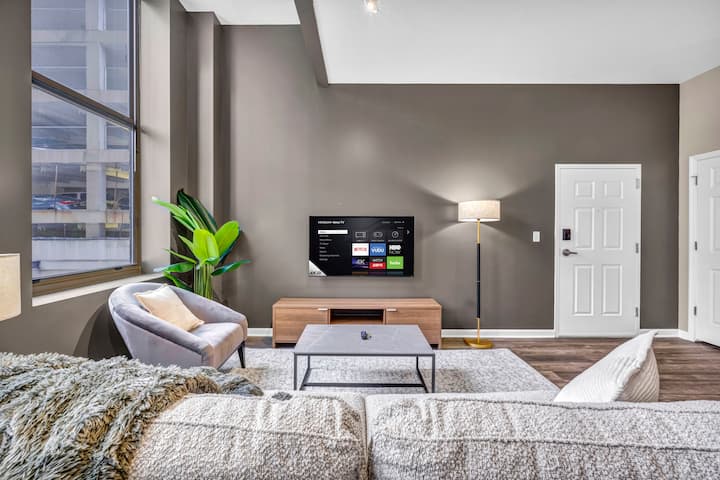 Charming Flat In Amazing Location | Free Parking - Cleveland