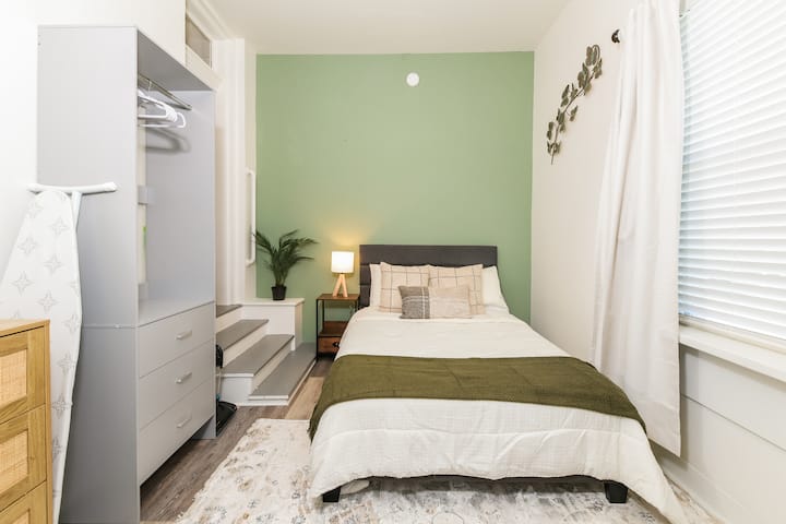 Downtown Apartment Close To Lgh (One Block Away) - Lancaster, PA