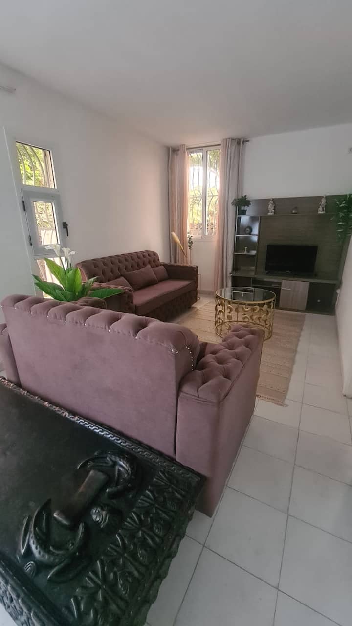 Central. Private And Quiet - Libreville