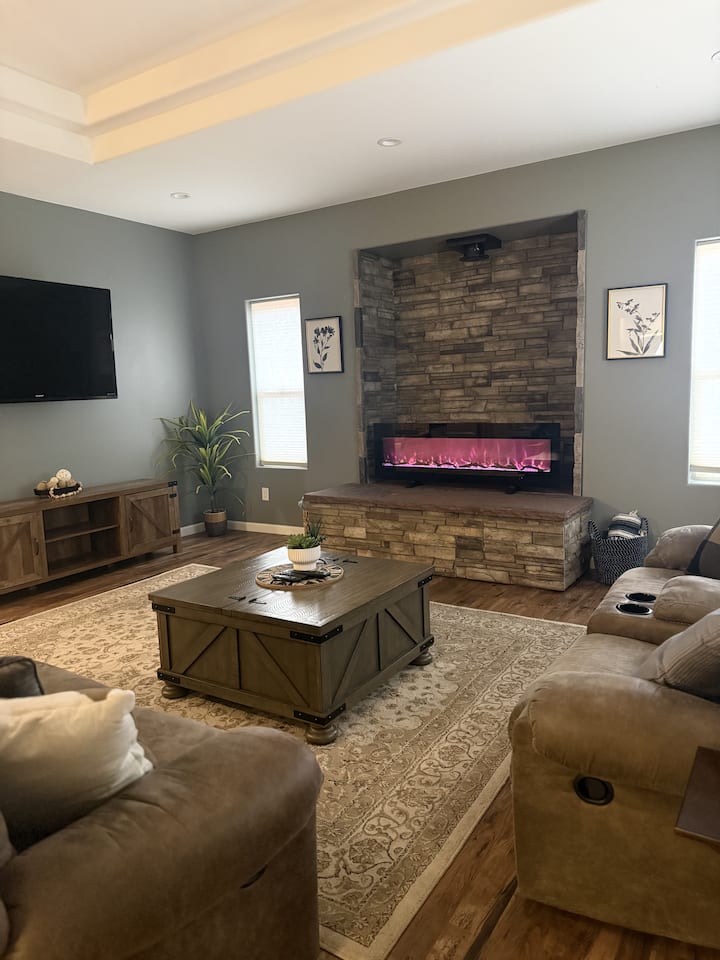 Winter Magic & Summer Golf Getaway - Williams, AZ