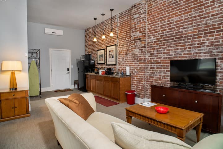 Studio Apt, Downtown Indy, Long Term Friendly! - 印第安納波利斯