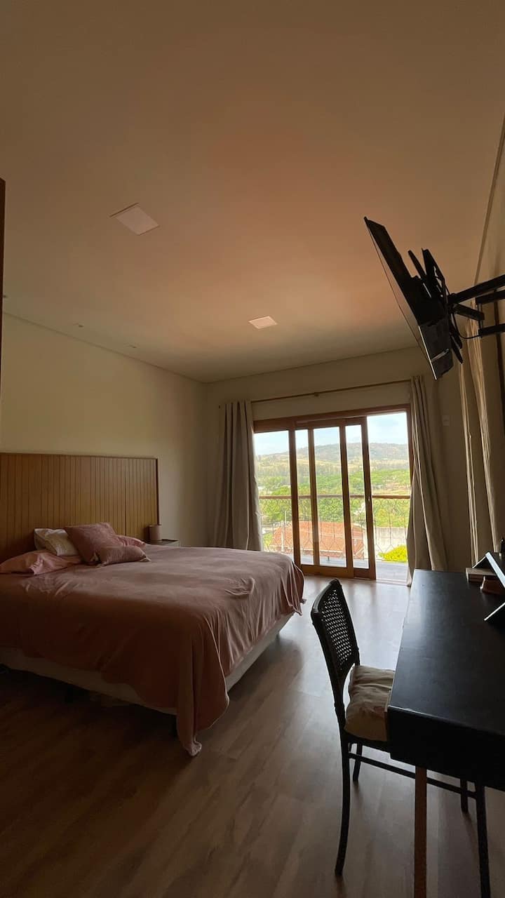 Suíte Privativa Com Varanda Em Itu - Itu