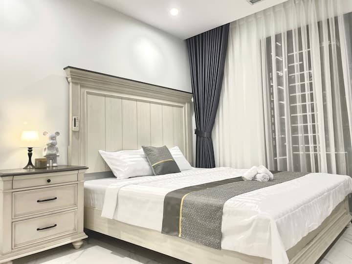 Vinhomes Luxury Studio Apartments - 