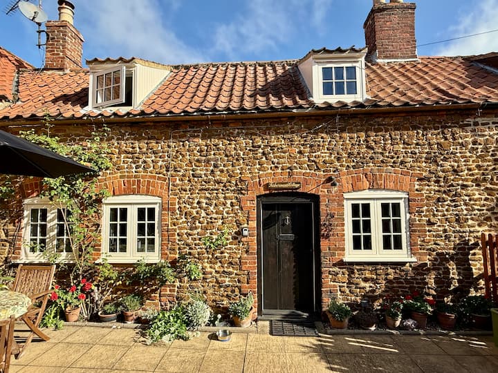 Cute And Cozy Period Cottage - Thornham