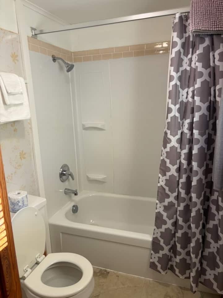 Room 10 - Executive Motel - Old Orchard Beach, ME
