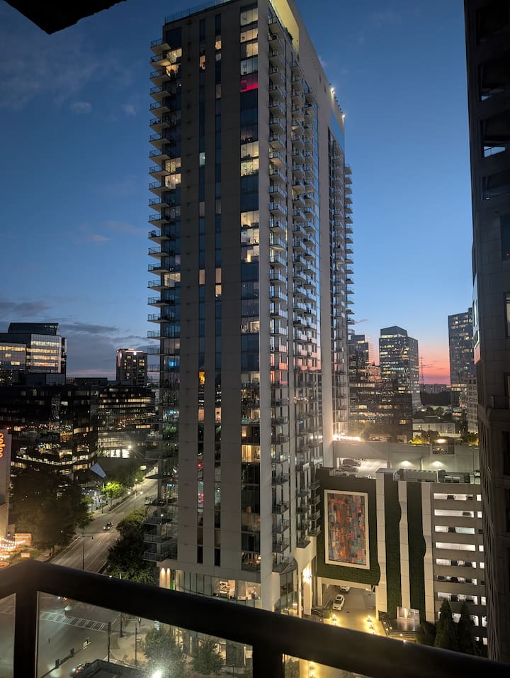 Luxury High Rise In The Heart Of Upscale Buckhead - Atlanta, GA