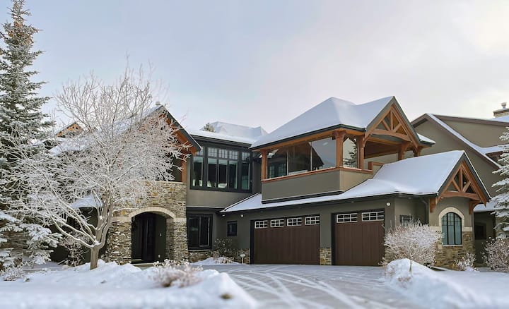 Weiwei's Home - Calgary