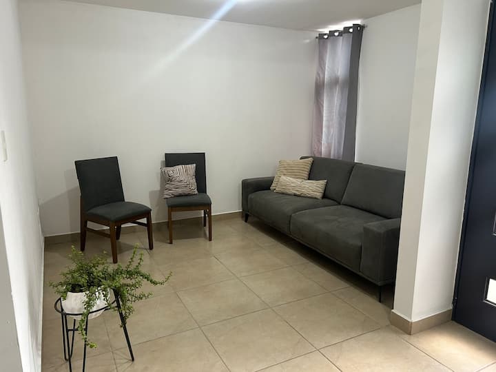 Residencia Moderna En Zona Tranquila Y Segura. - Ciudad Obregón