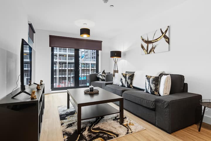 Modern 2br Apt • City Centre • Fast Wifi + Balcony - Liverpool