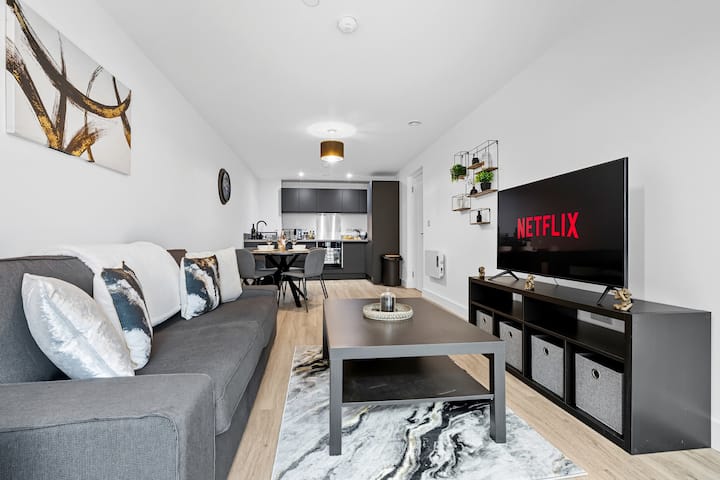 Modern 2br Luxe Apartment | City Centre + Balcony - Liverpool