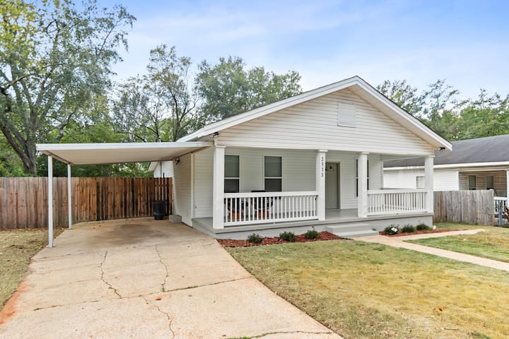 Villa Lamaine Retreat - Tuscaloosa, AL