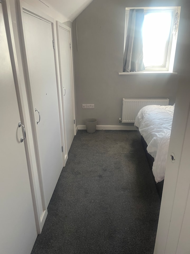 Comfortable & Warm Bedroom In A Friendly Home - Brean