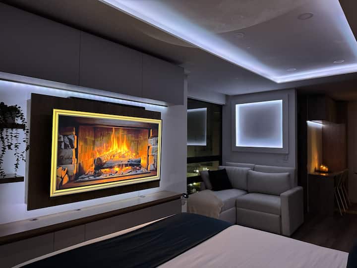 Rest Among The Stars: Exclusive Modern Loft - La Calera