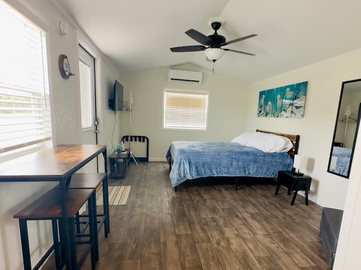 Rockport Gems 826-0 Tiny Home – Modern Comfort - Rockport, TX