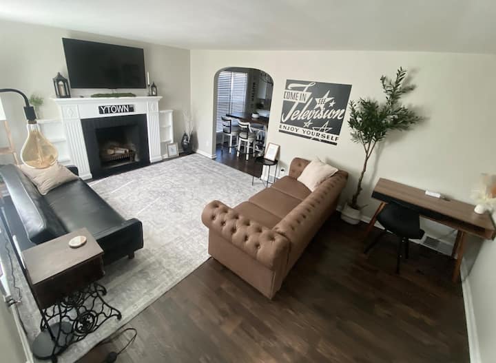 3br Boardman Home 6 Guests Pets Cute Cozy Clean - Youngstown, OH