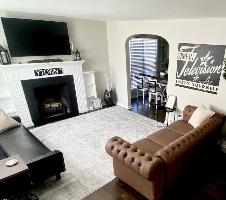 Well Appointed Sharp Boardman Home Cozy Pets Ok - Youngstown, OH