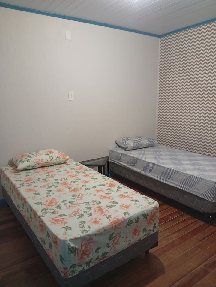 Casa No Piso Superior Com 54 Mt, Acesso Por Escada - Foz do Iguaçu