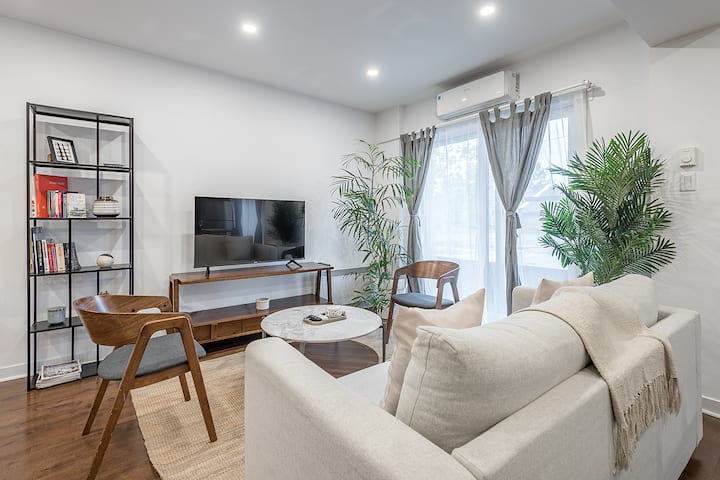Modern 2br | 2 Full Bathrooms | Trendy Griffintown - Montreal
