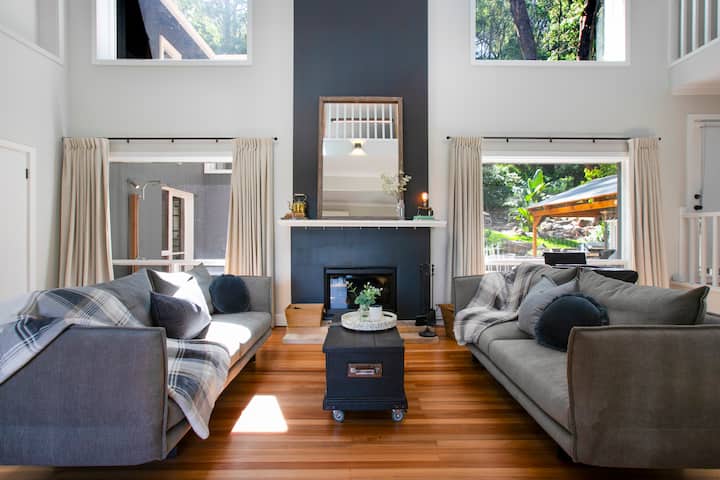 Chilmore On The Gib. A Luxury Escape. - ボーラル