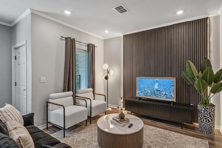 Luxury 2br | Gated | Garage | Close To Colleges - Lake Tyler, TX